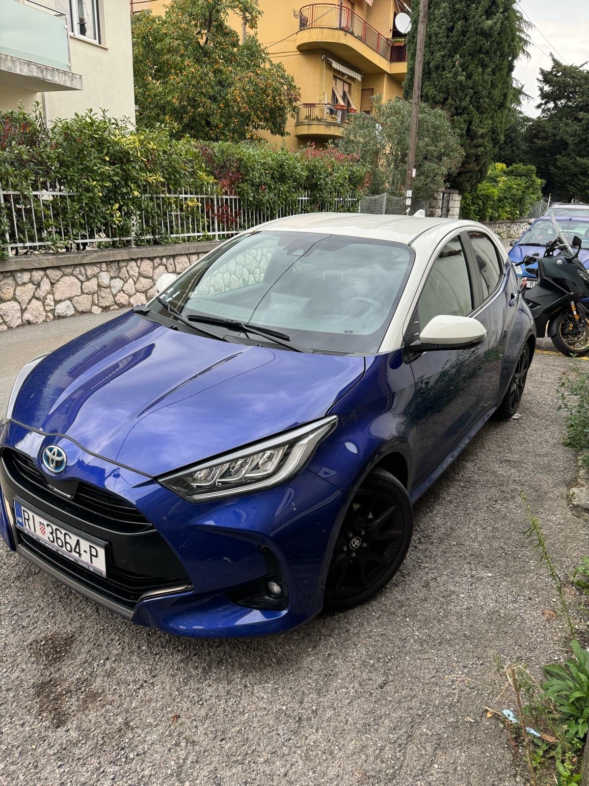 Toyota Yaris Hybrid 130ks. Style paket opreme, prvi vlasnik , 2023 god.