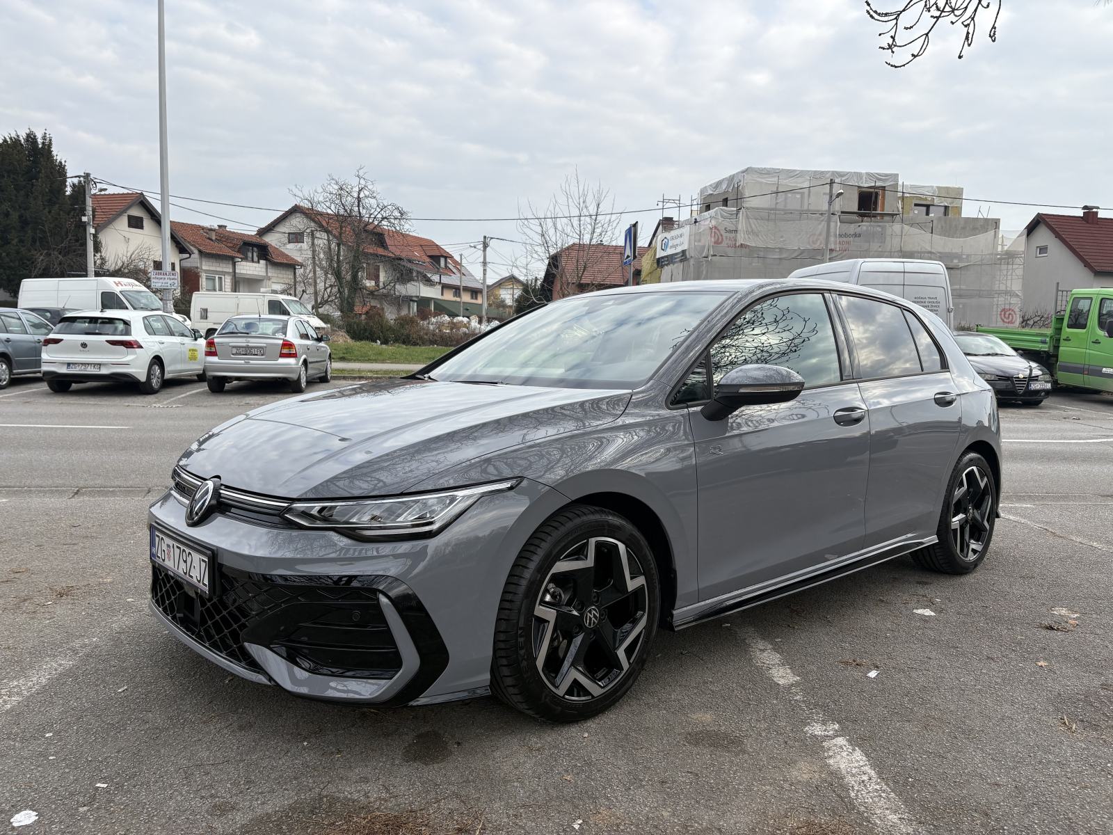 Volkswagen GOLF 8 PA 1.5 eTSI DSG R-Line, 2024 god.