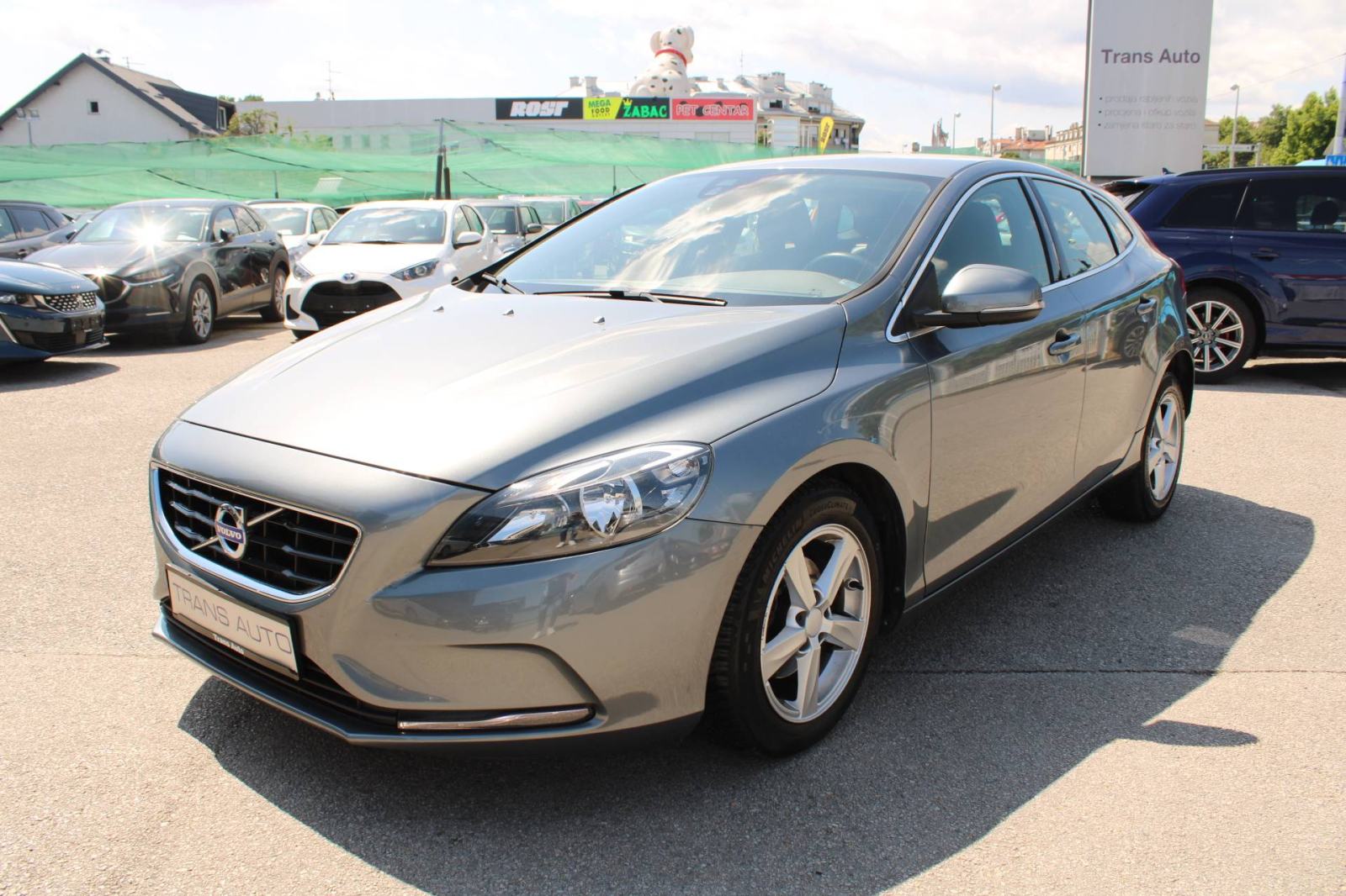 Volvo V40 2.0D *NAVIGACIJA*, 2015 god.