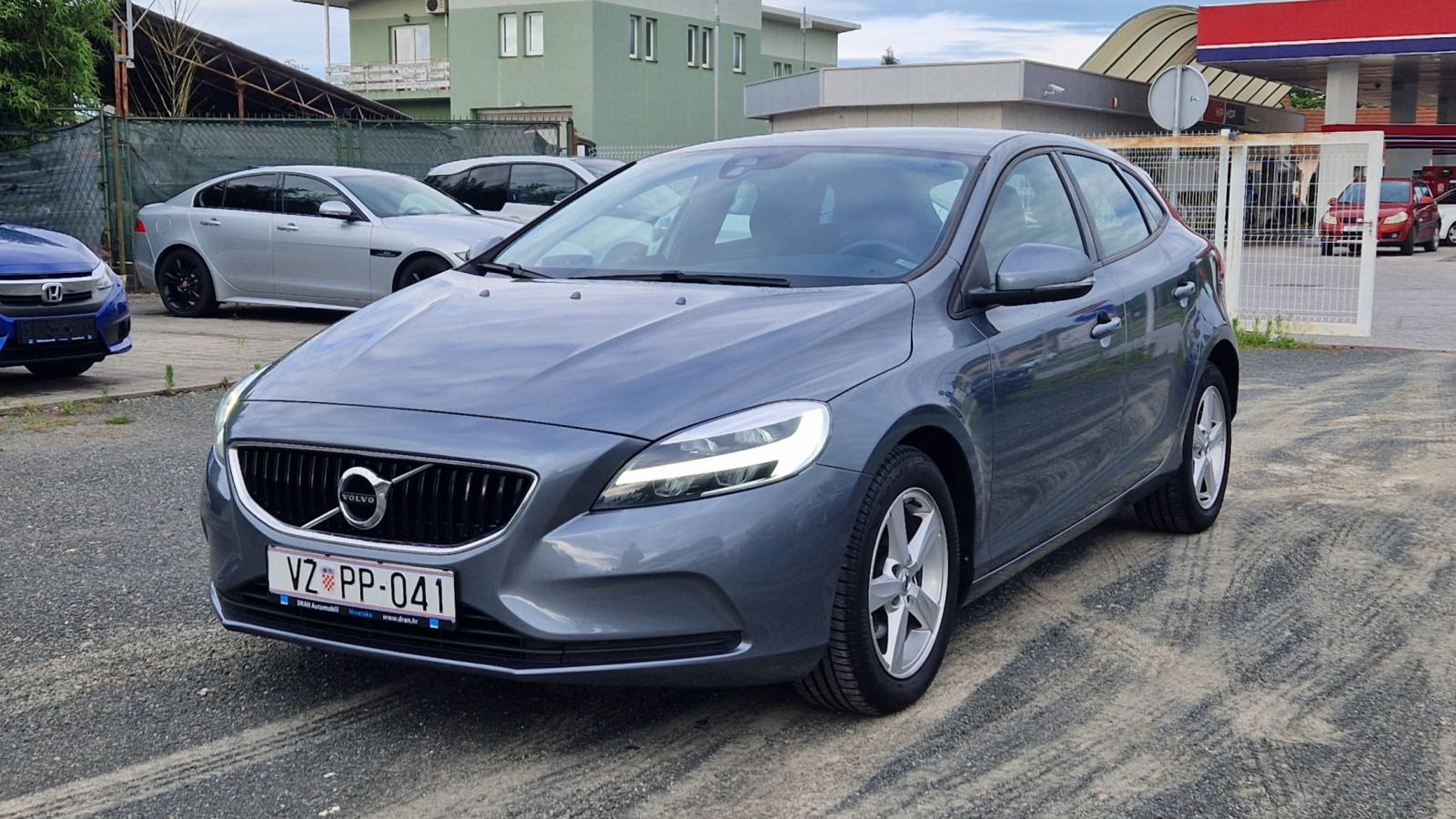 Volvo V40 D2 Black Edition, 16 alu, hammer led, navi, jamstvo, 2018 god.