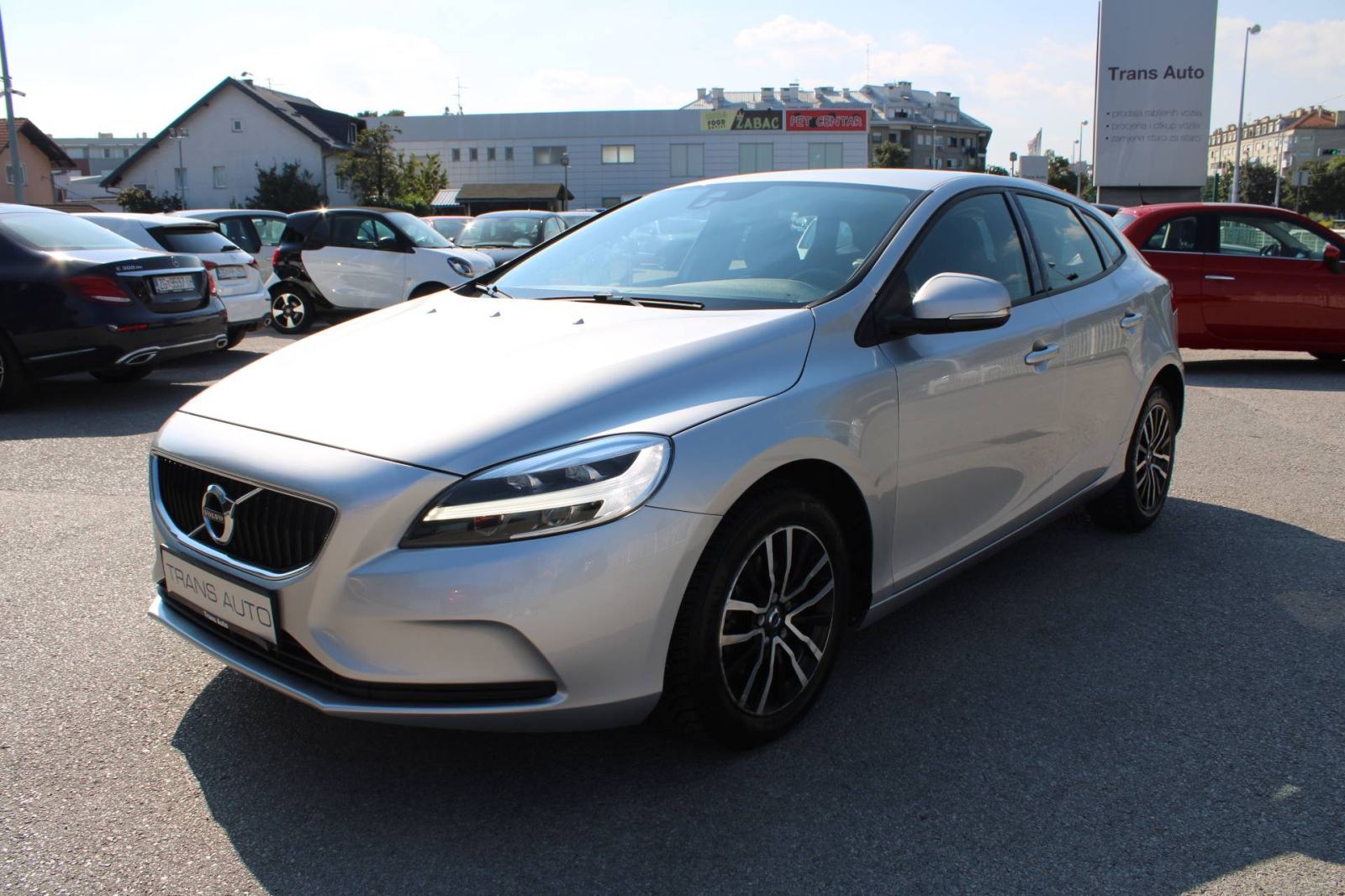 Volvo V40 D2 *NAVIGACIJA,LED*, 2019 god.