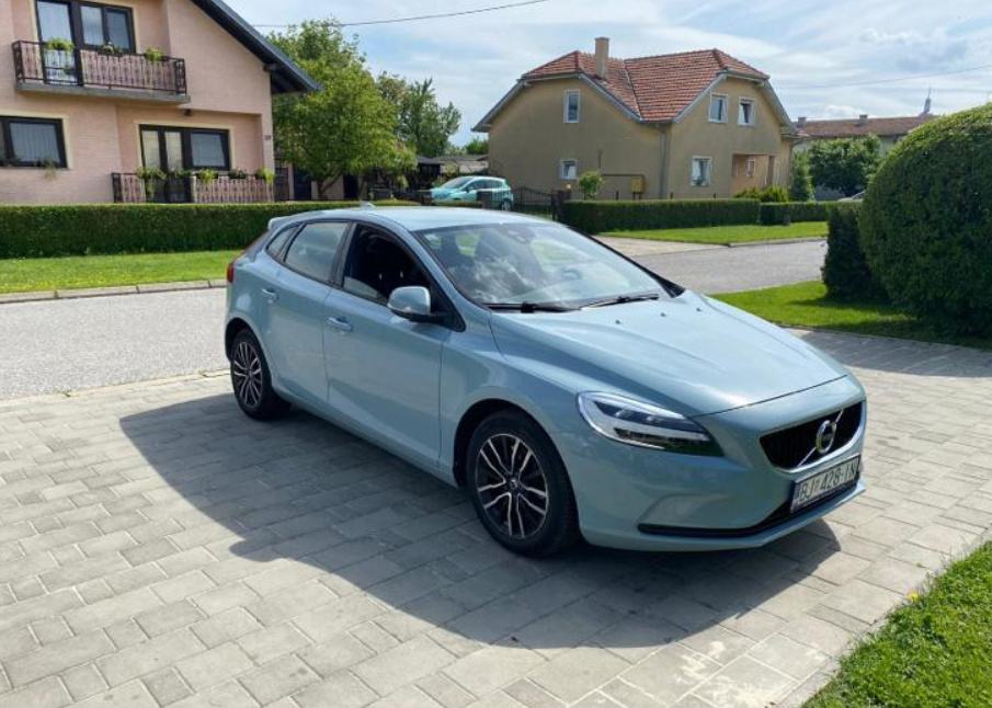 Volvo V40 D3 Momentum, Dizel, 2017, 161.000 km, Reg. 05/2024, 2017 god.