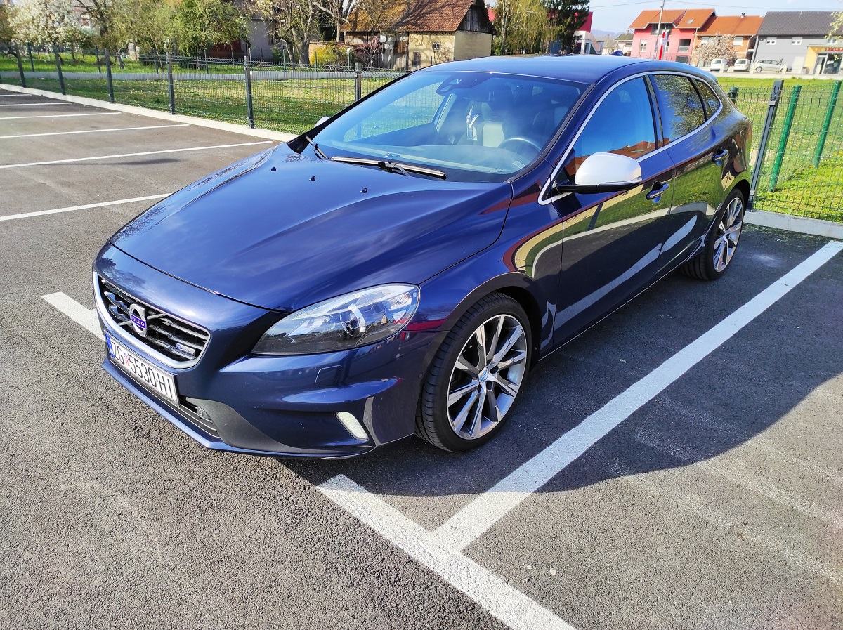 Volvo V40 D4, R Design Summum u FULL opremi.190KS, **1g. REG**, 2014 god.