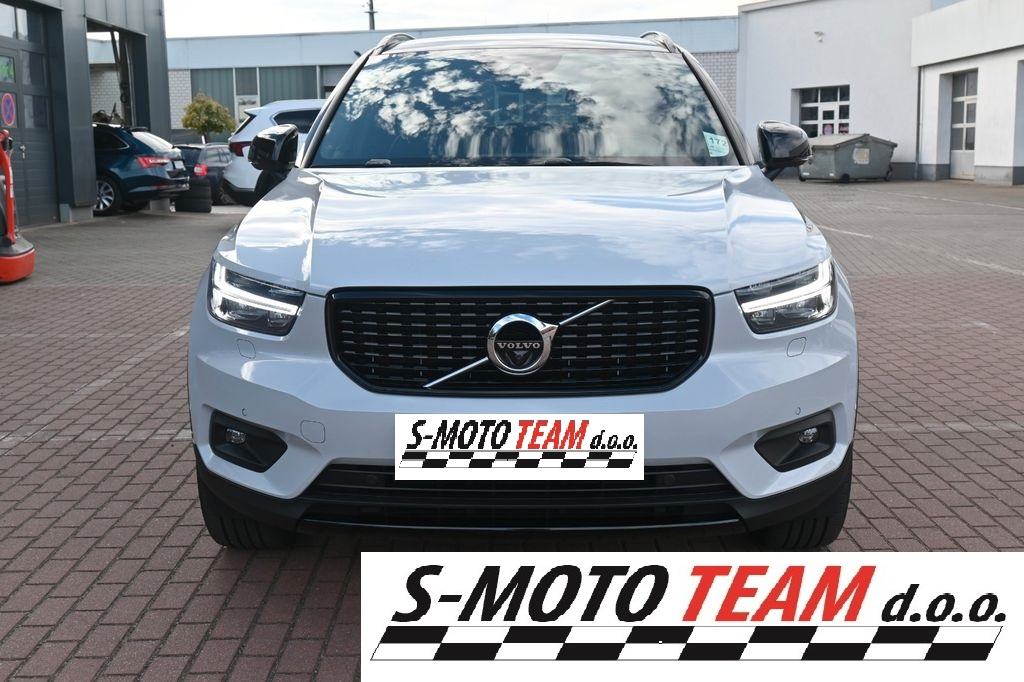 Volvo XC40 D4 AWD Autom. R-Design*STDHZG*360°*ACC*AHK, 2020 god.