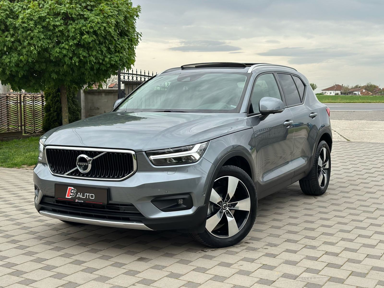 Volvo XC40 D4, 190ks 4X4, PANORAMA,360 KAMERA, ALU,NAVI,AUTOMATIC, 2018 ...