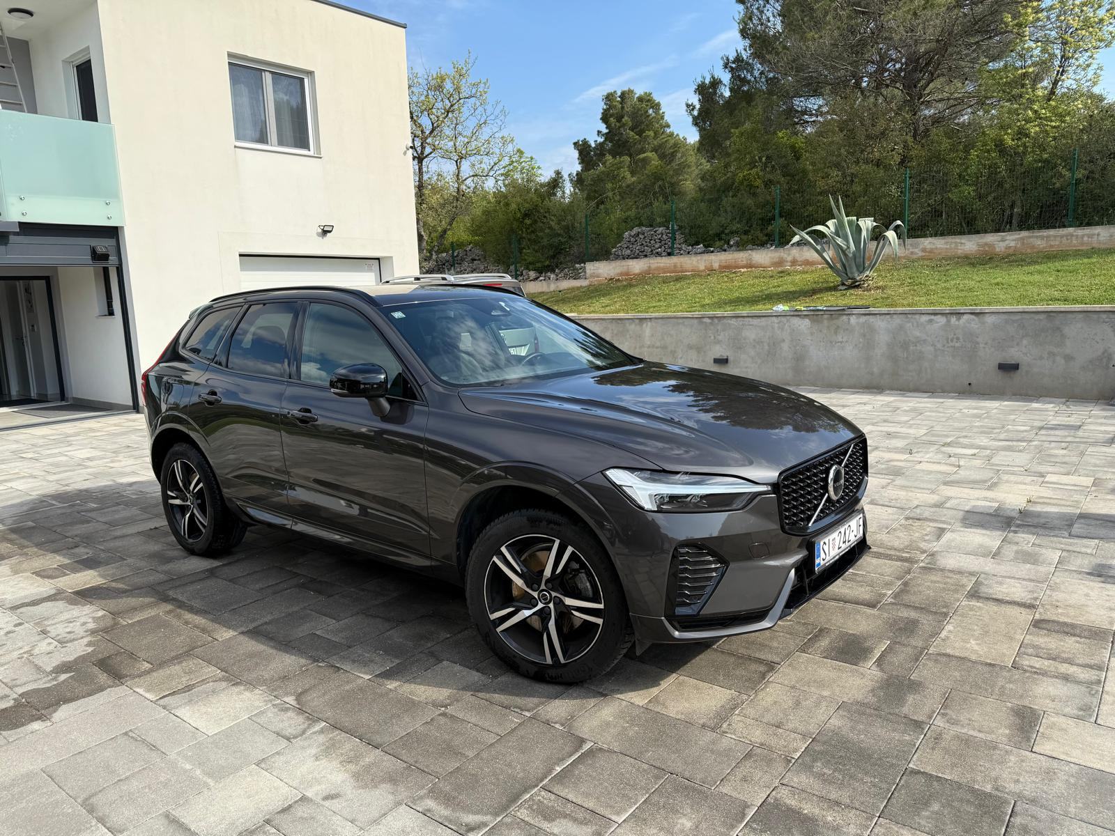Volvo XC60 automatik, u sustavu PDV-a, garancija, 2021 god.