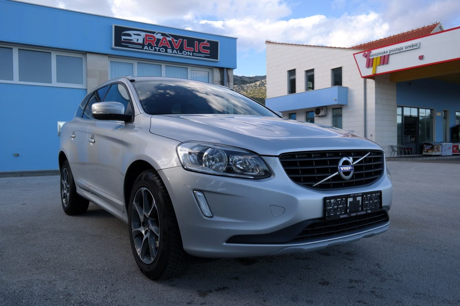 Volvo XC60 D3 Ocean Race,navigacija,koža,parking kamera,veliki servis ...