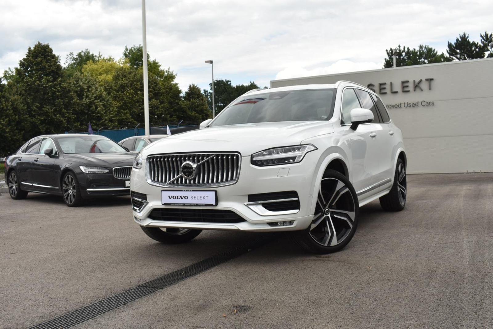 Volvo XC90 B5 (D) 235hp Ultimate Bright 7s AT AWD,360 KAMERA,PANORAMA,, 2023 god.