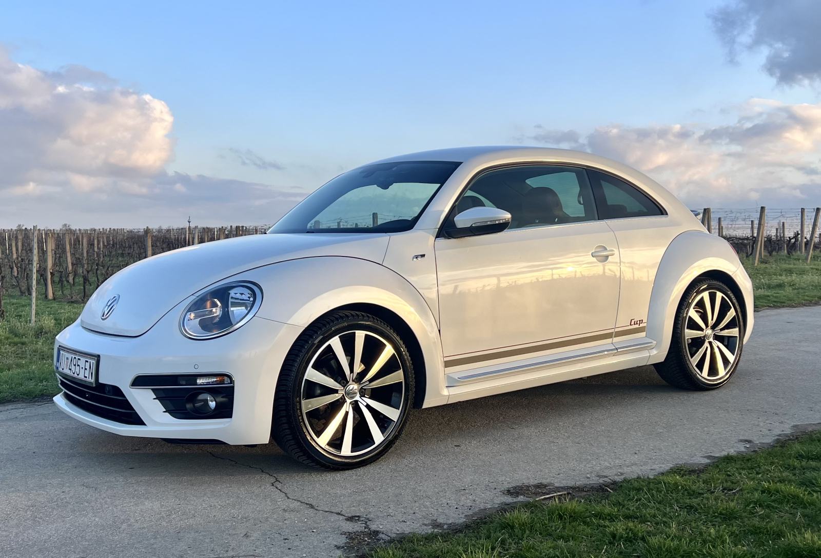 VW Beetle 2,0 TDI DSG F1 Rline 180 KS, 2014 god.