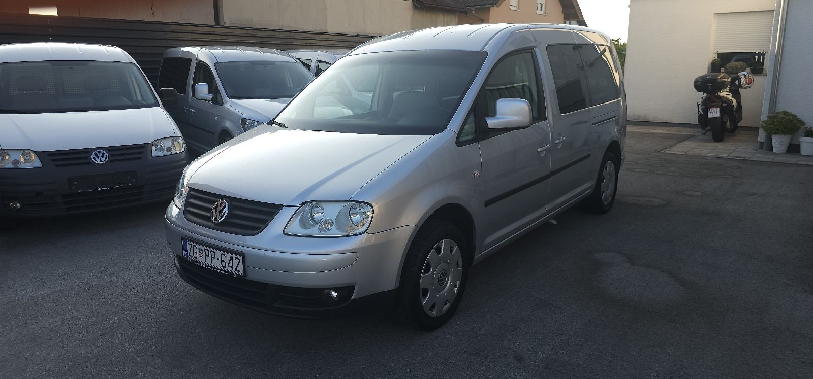 VW Caddy 1.9 tdi sa rampom za prijevoz osoba sa invaliditetom, 2008 god.