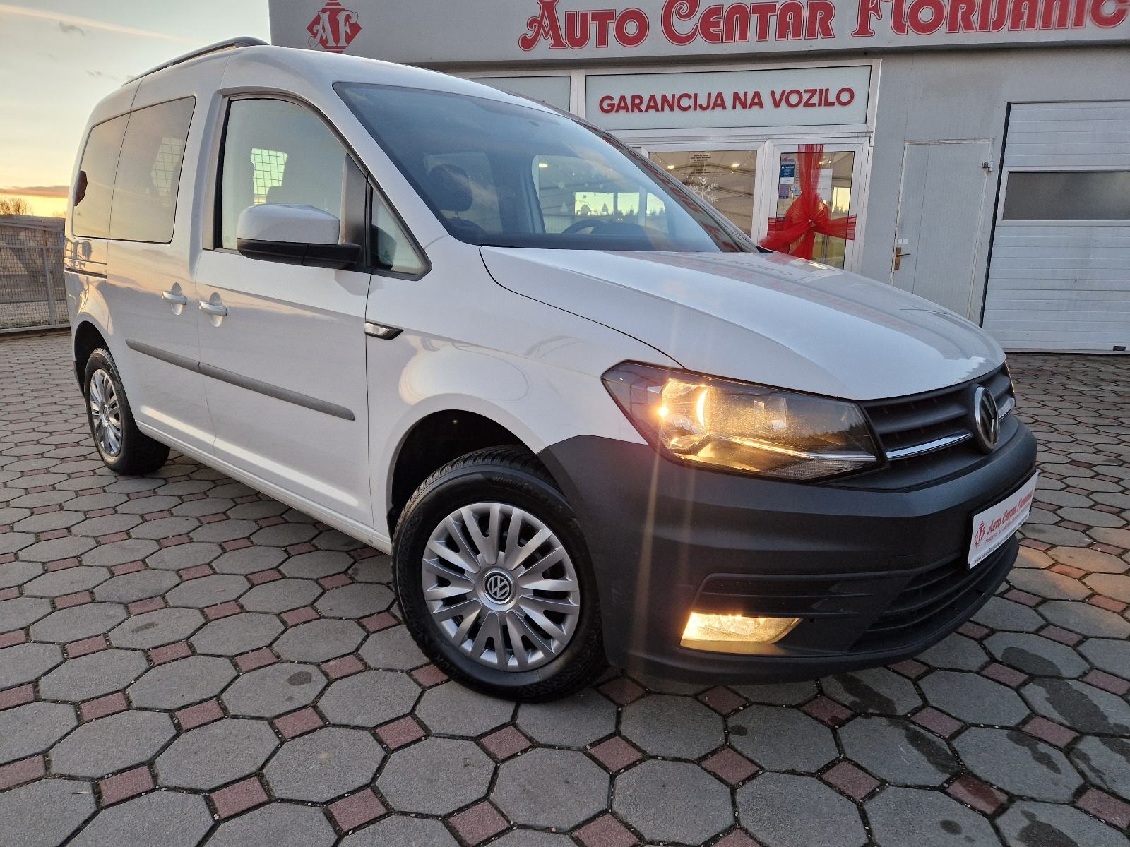 VW Caddy 2,0 TDI 2019.,N1-DOSTAVNO, REG:01.07.2026., 12999 € + PDV ...