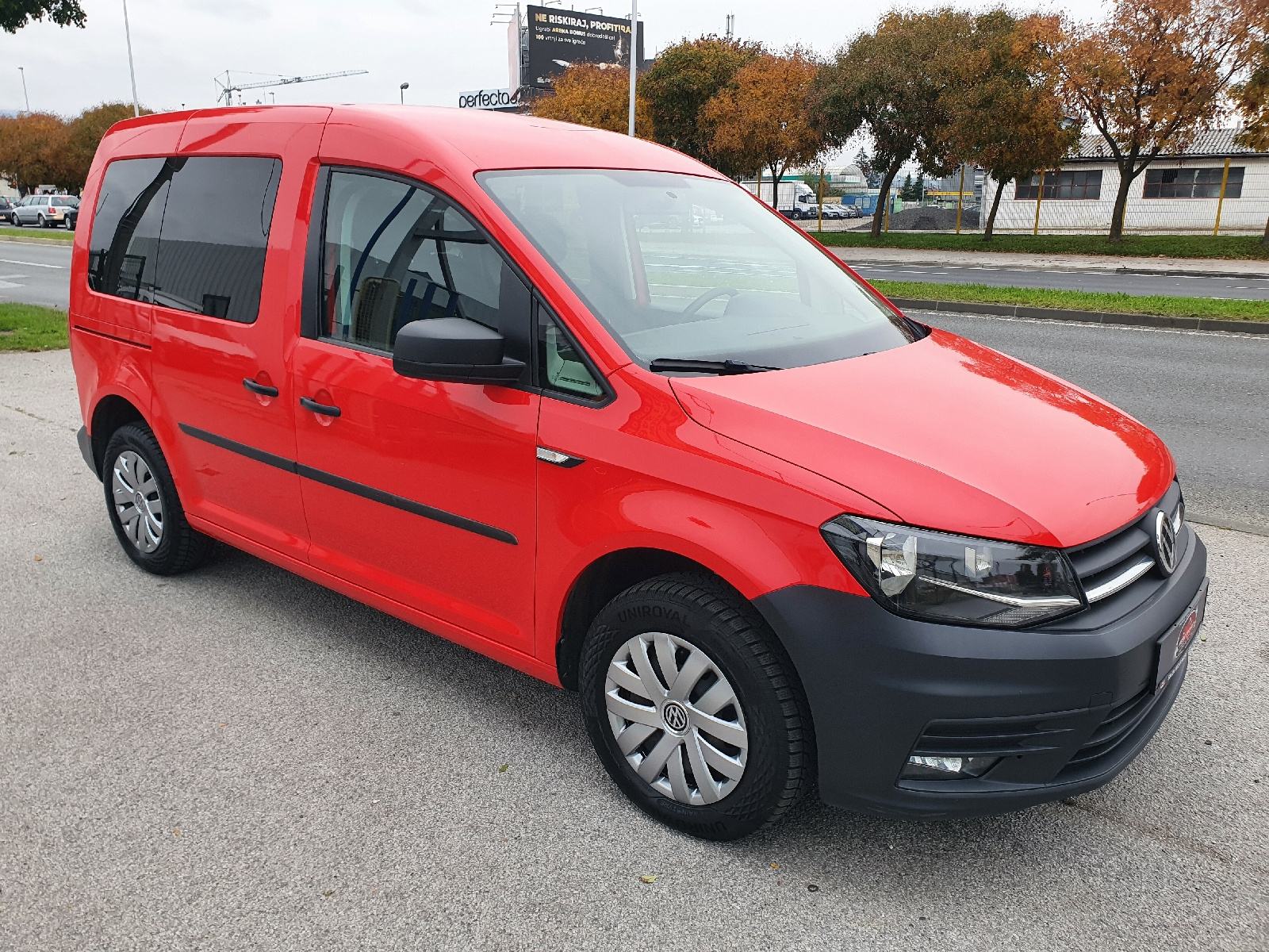 VW Caddy 2.0 TDI, sa sjedalima, odlično stanje, garancija na vozilo ...