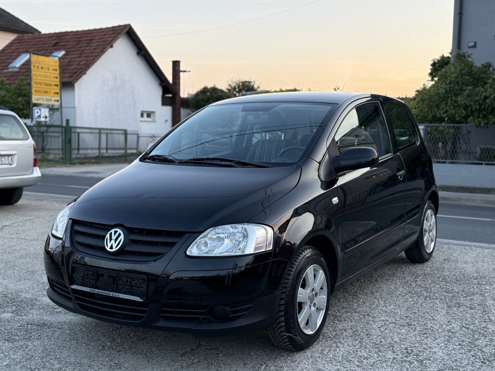 VW Fox 1,2 samo 67.000km. KLIMA + set zimskih guma., 2010 god.