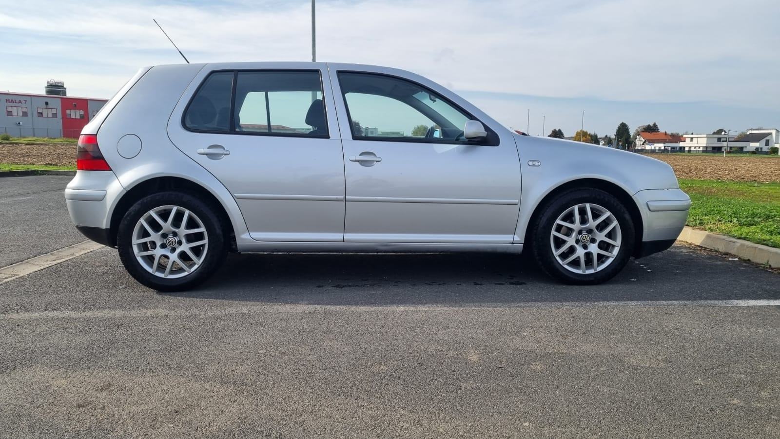 Golf 4 1 8 T