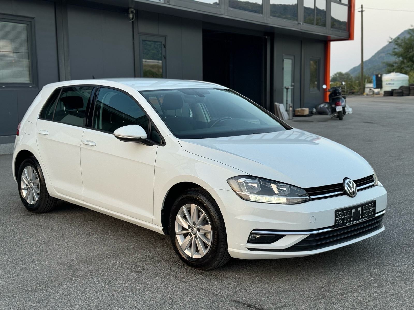 VW Golf 7 1,6 TDI Rabbit 2018.; 1. vl.; Aut. klima; Virtualni sat; MFU ...