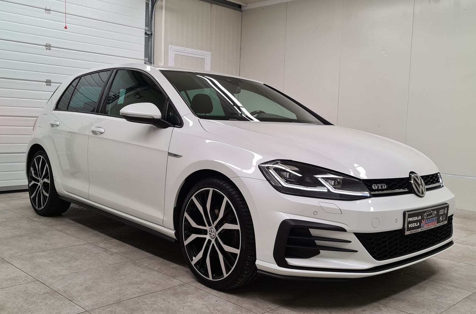 VW Golf 7 2,0 GTD,FACELIFT,MATRIX-LED,KAMERA,NAVI,ALU 19,ORYXWEISS ...
