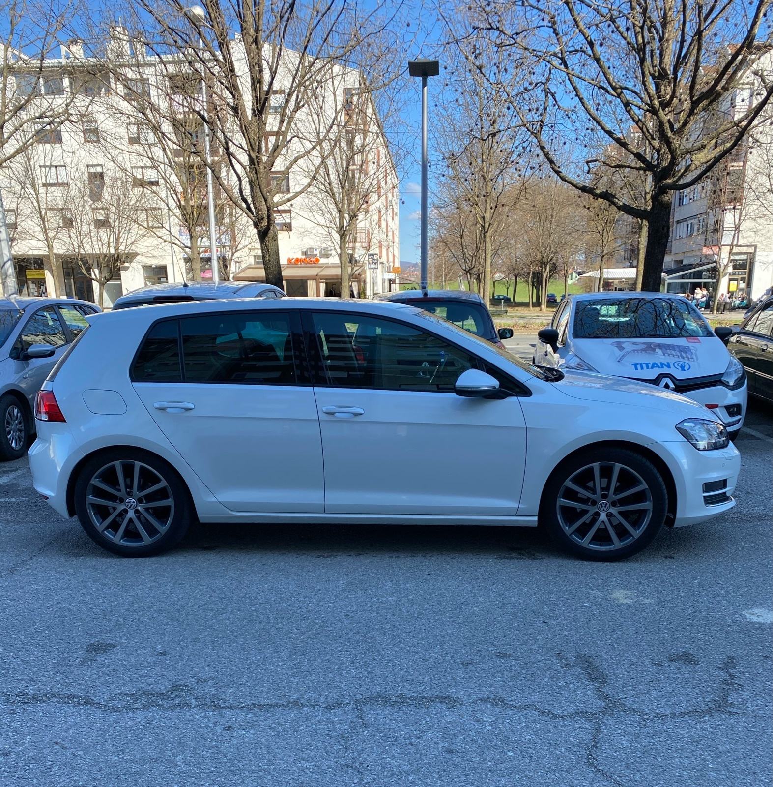 VW Golf 7 2,0 TDI BMT Highline, BiXenon, R18, Perla, 2013 god.