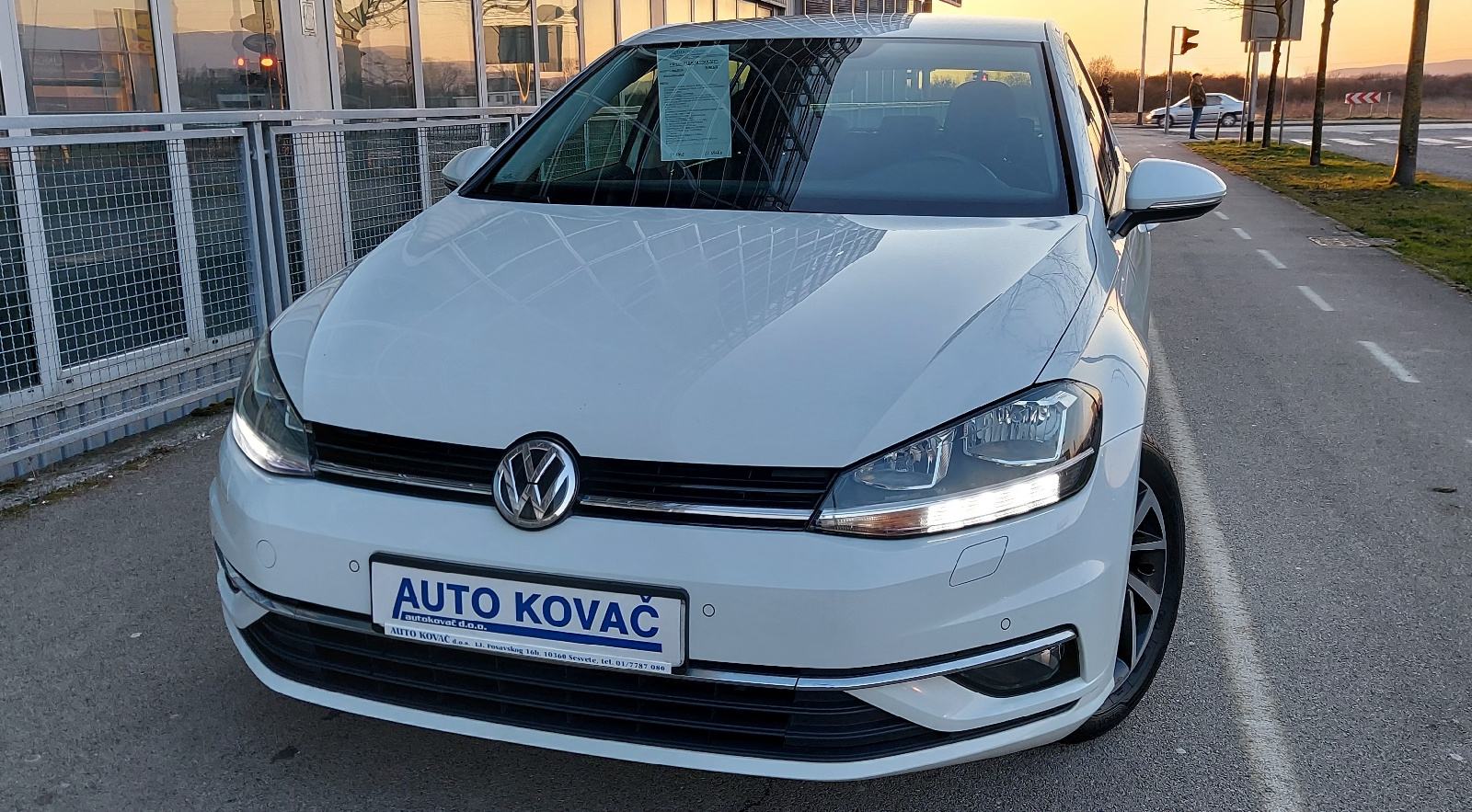 VW Golf 7 2.0TDI ☆SOUND☆__ °°RADAR°° KEYLESS ︎VELIKA MULT. ︎LED ︎ALU ...