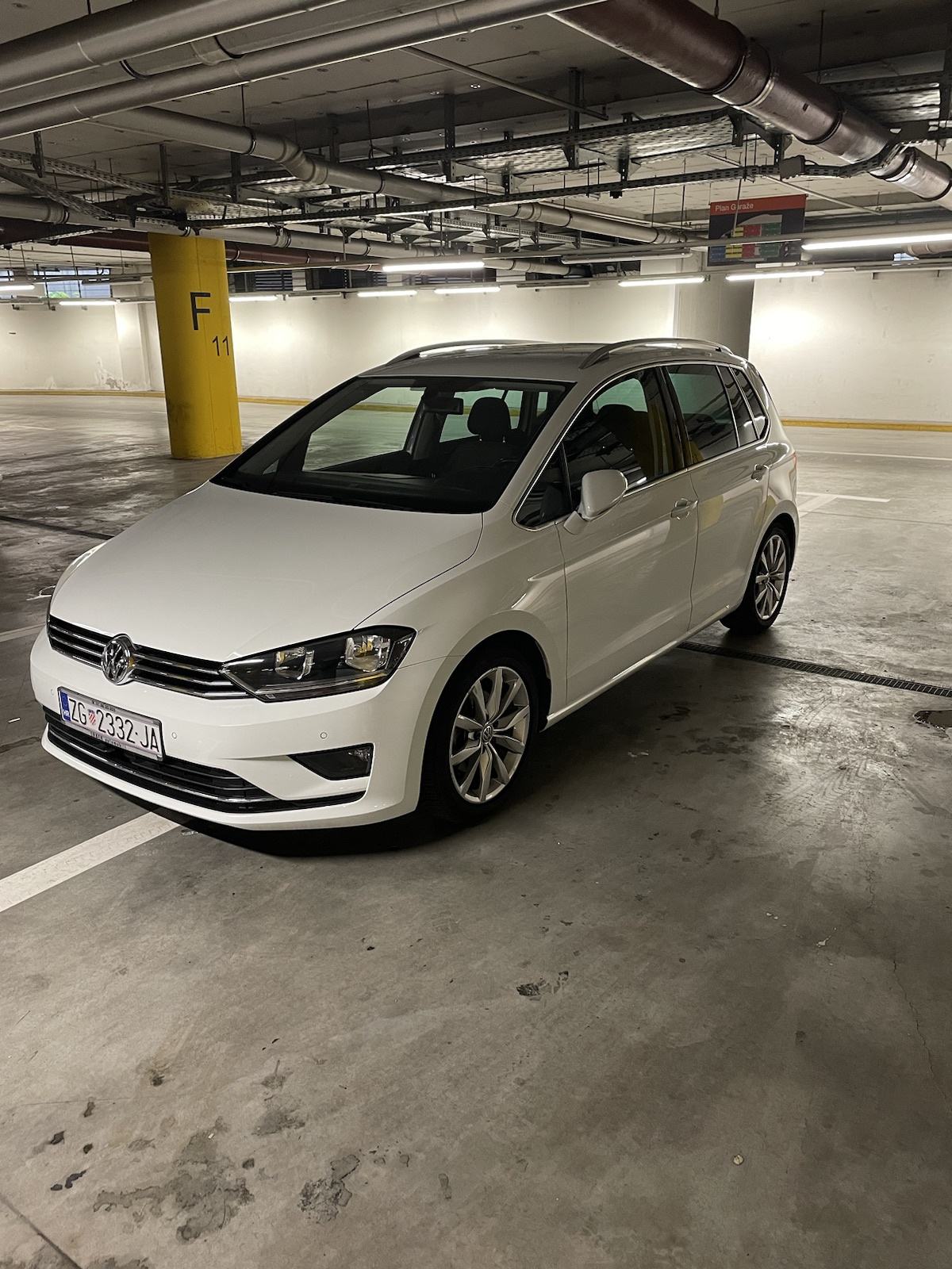 VW Golf 7 Sportsvan 1.6 tdi automatik, 2016 god.