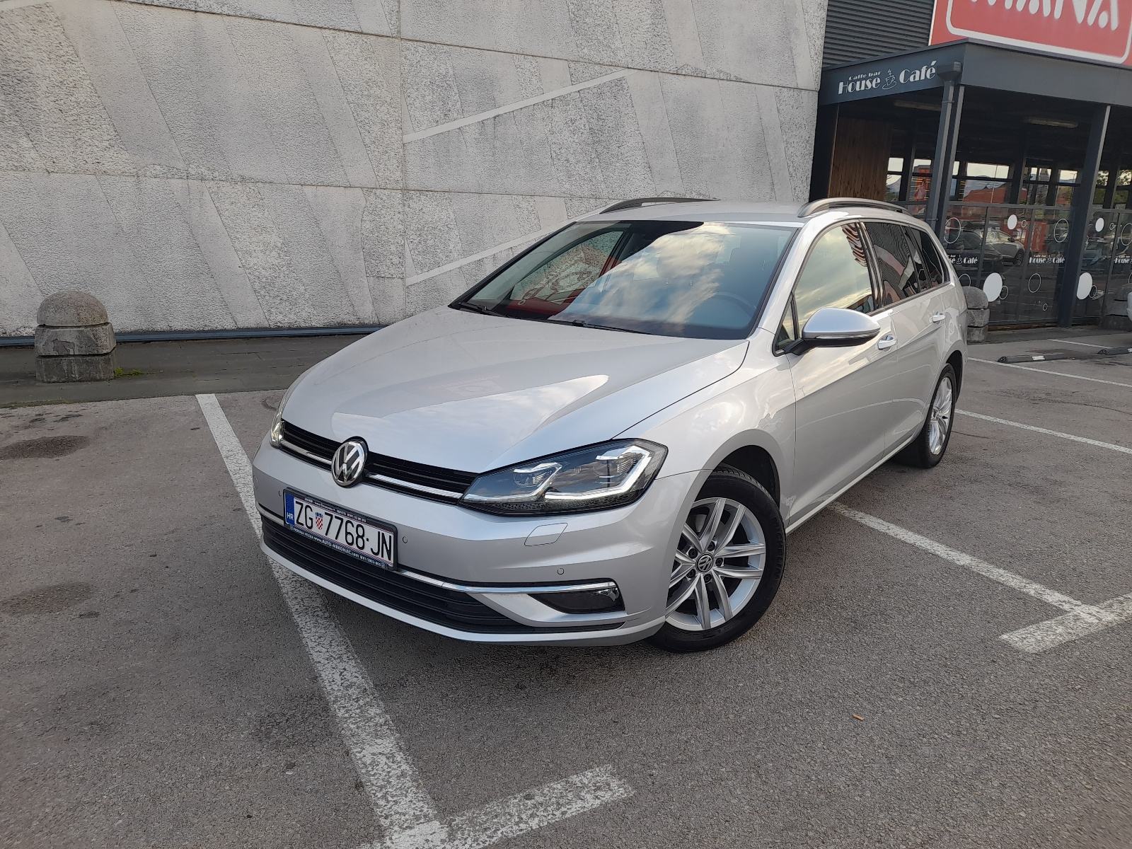 VW GOLF 7.5 KARAVAN 1.6 TDI * HIGHLINE * KAMERA * VELIKI SERVIS * REG ...