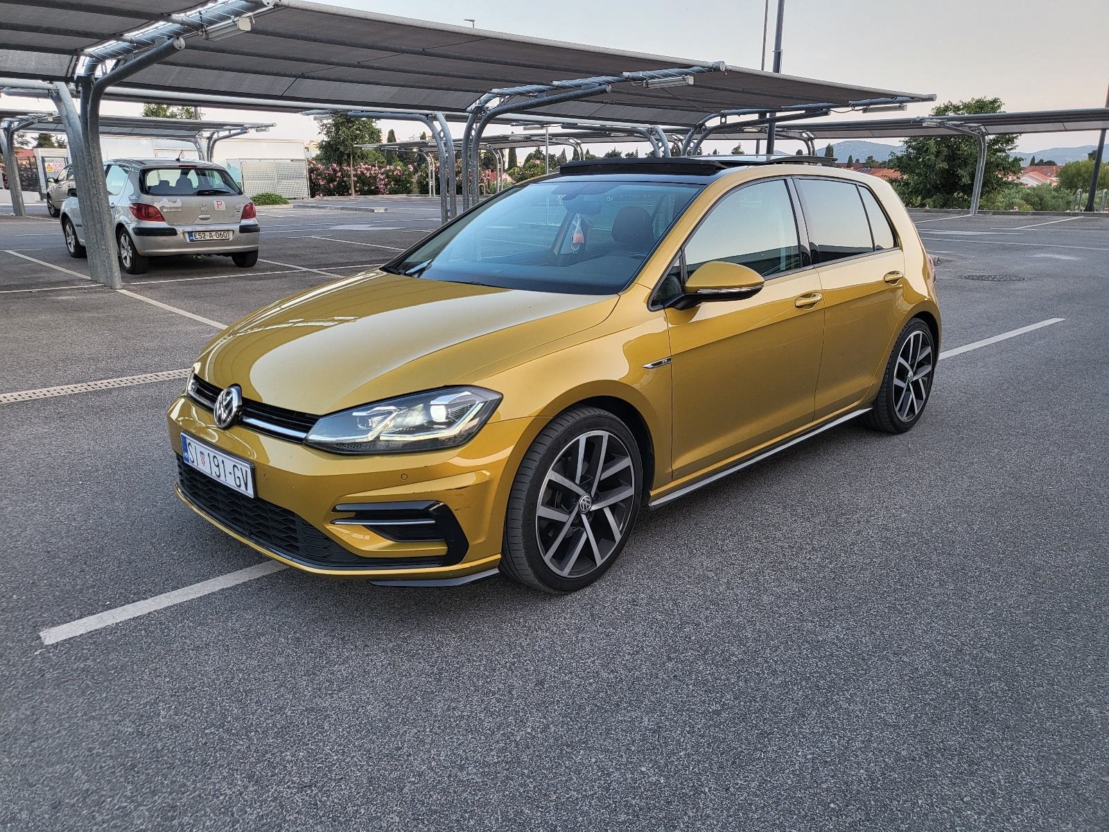 VW Golf 7.5 R line 2,0 TDI, 2018 god.