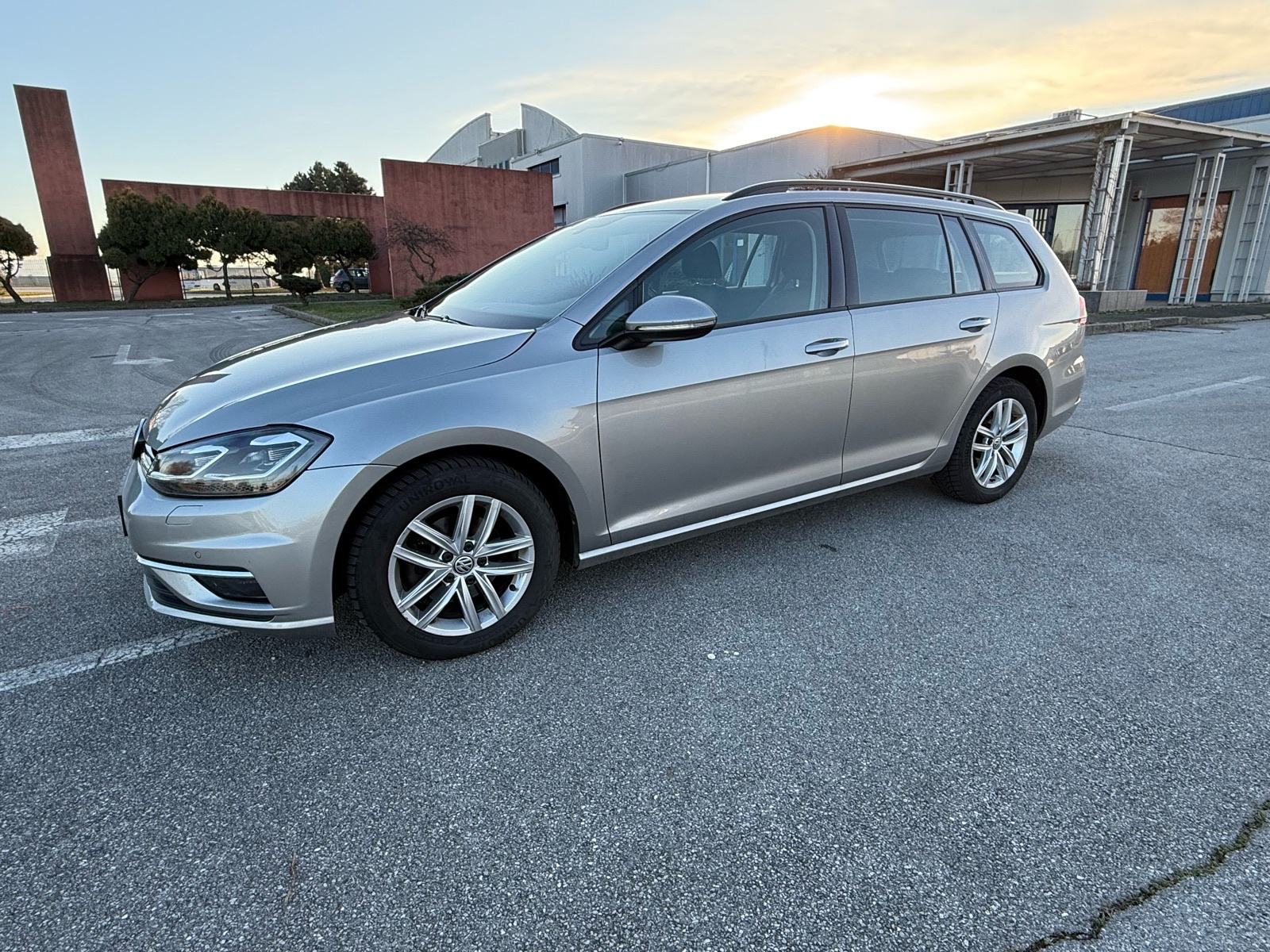 VW Golf 7.5 Variant 1,6 TDI automatik, full led, ergonomska sjedala ...