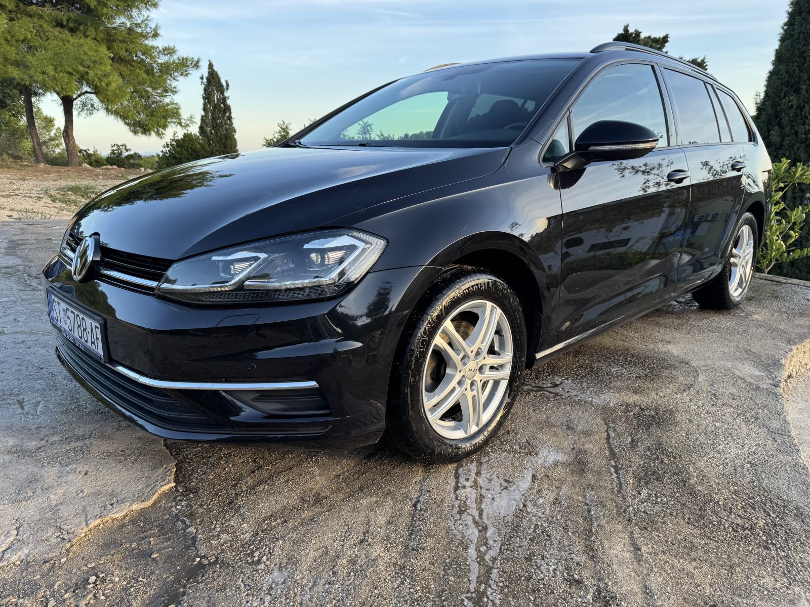 VW GOLF 7.5 VARIANT 1.6 TDI Full LED, Reg. 02/26 Euro6, 2017 god.