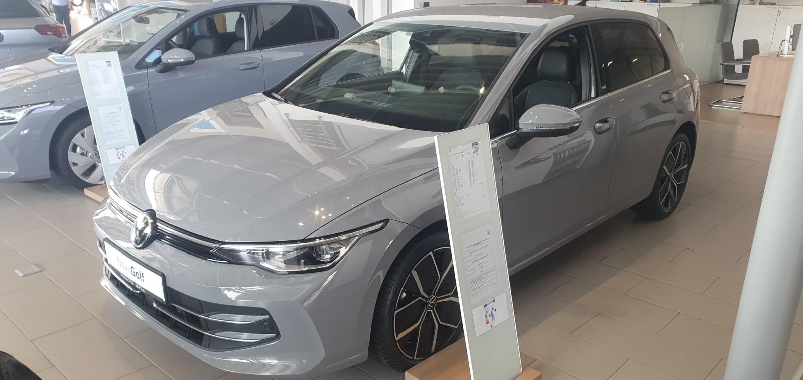 VW Golf 8 PA 2.0 TDI DSG 50 Edition - NOVO VOZILO !!!, 2024 god.