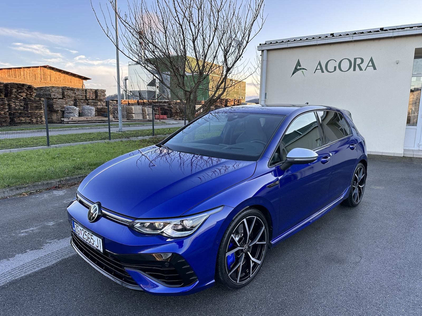 VW Golf 8 R Performance, 2021 god.