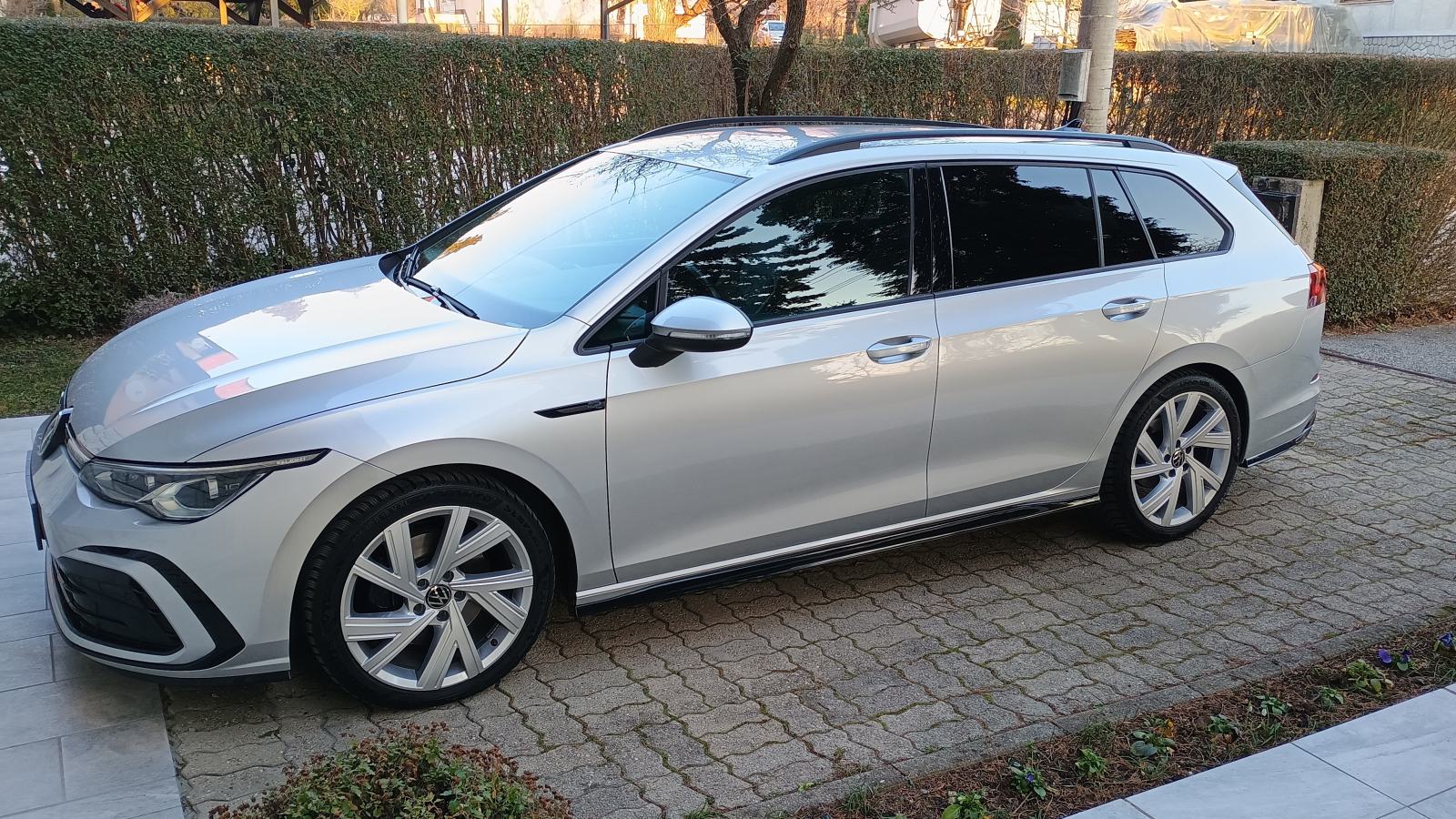 VW Golf 8 Variant R Line 2.0 tdi 150ks Dsg automatik IQ LED reg 1 god ...