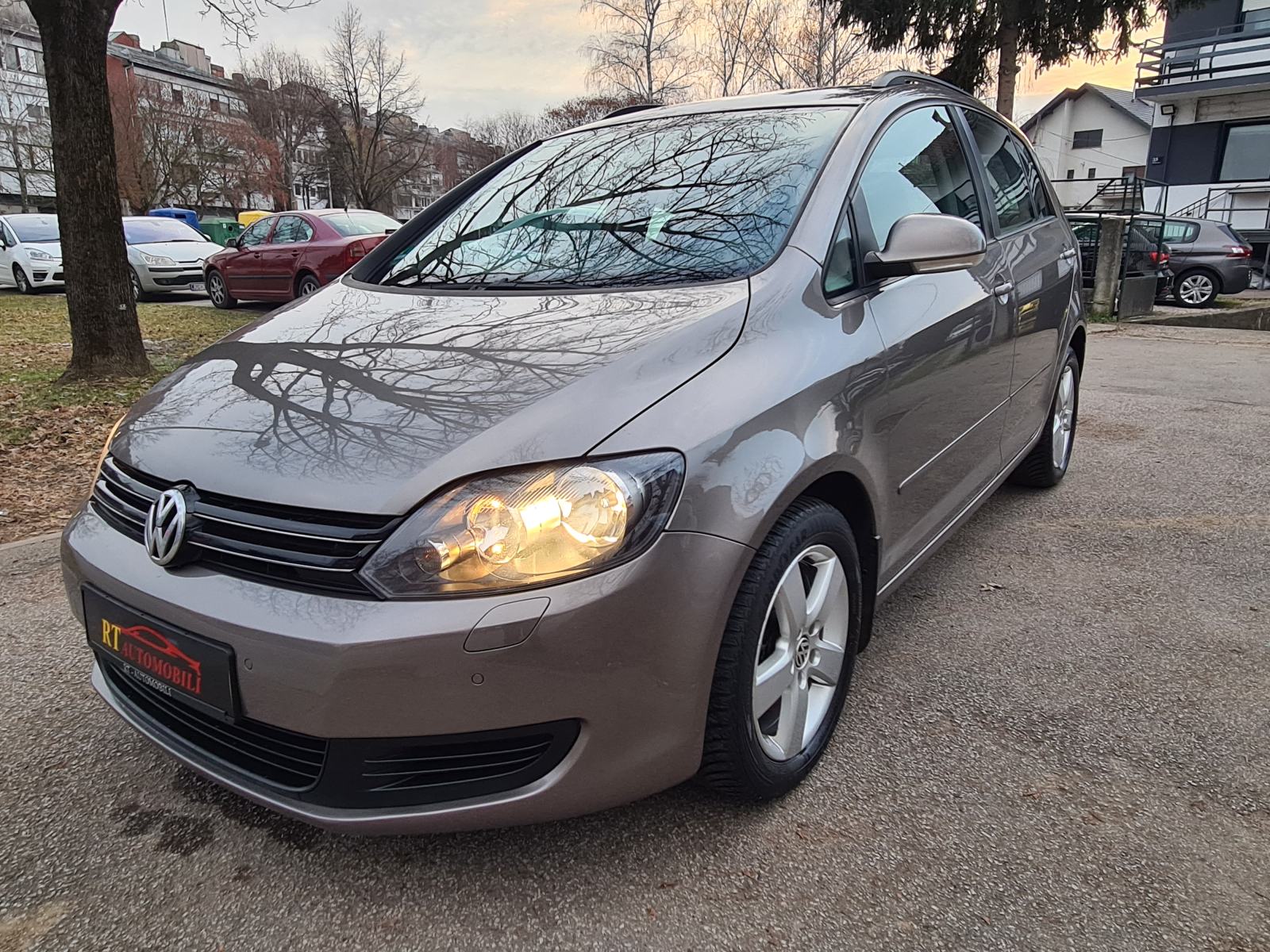 VW Golf 6 Plus 1,6 TDI, COMFORTLINE, klima, alu, PDC, TOP STANJE ...