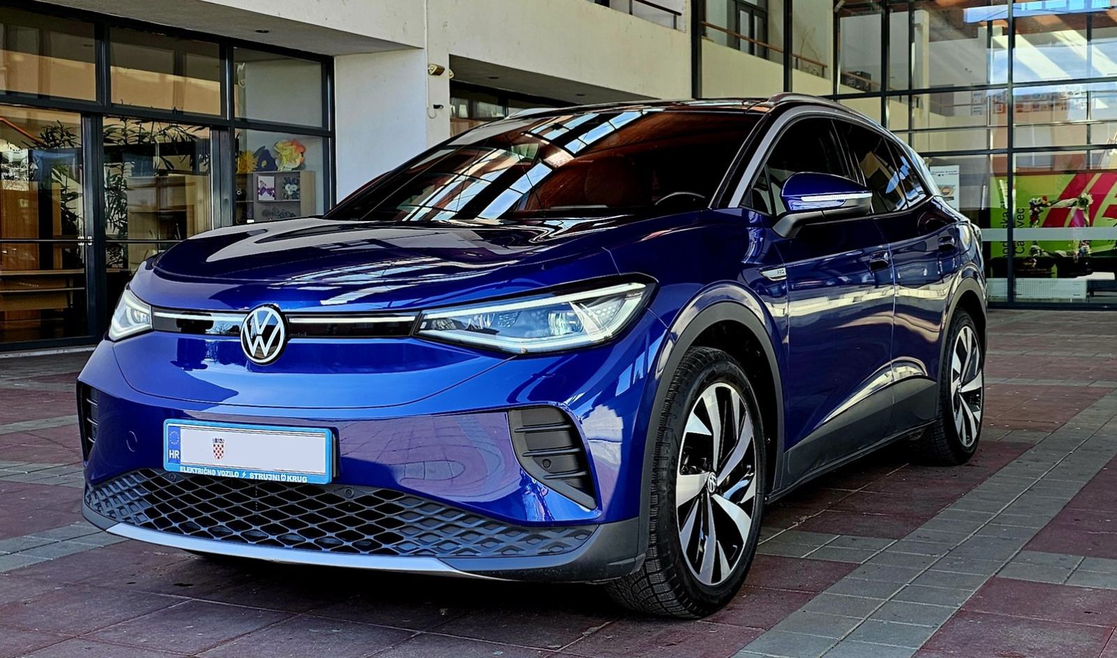 VW ID.4 Pro Performance 204ks (panorama, el. kuka, Matrix), 2021 god.