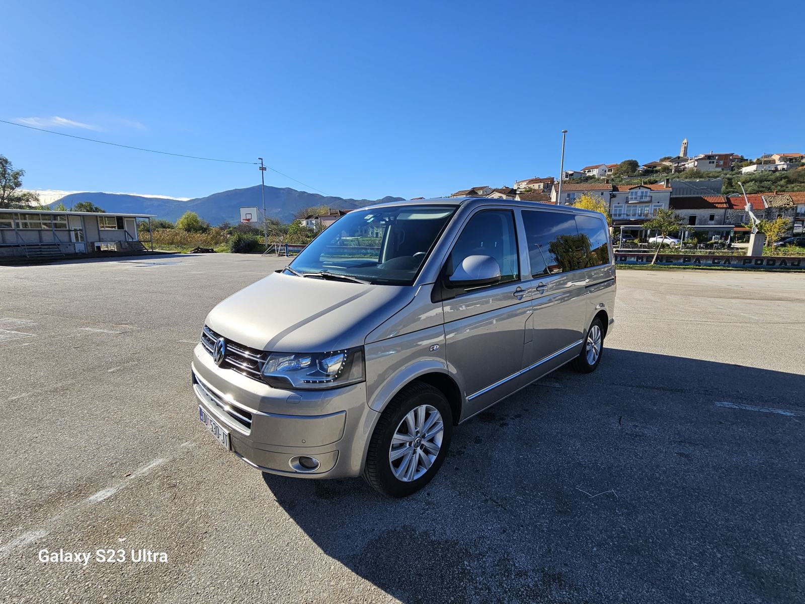 VW Multivan highline 2,0 TDI automatik hr auto, 2014 god.