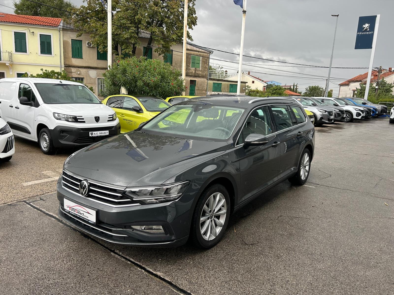 VW Passat SW 2,0 TDI - 80.000km - MODEL 2021 - NAVI, 2020 god.