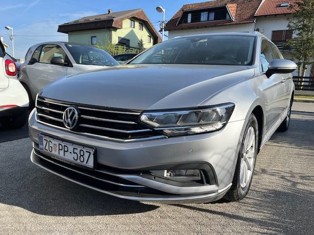 VW Passat Variant 1,6 TDI DSG,07/2020, 132600 km, redizajn,NAVI, 2020 god.