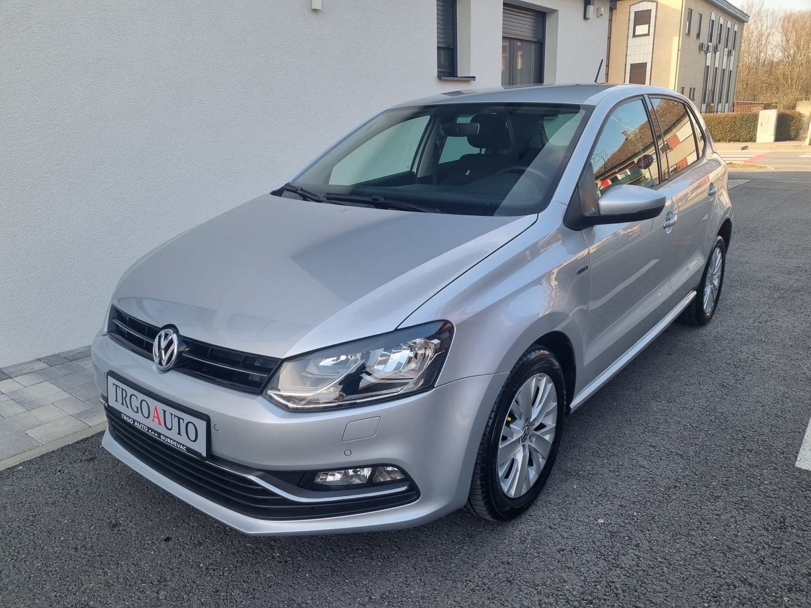 VW POLO 1,4 tdi LOUNGE 2016.g.*SERVISNA - JAMSTVO 12MJ*, 2016 god.