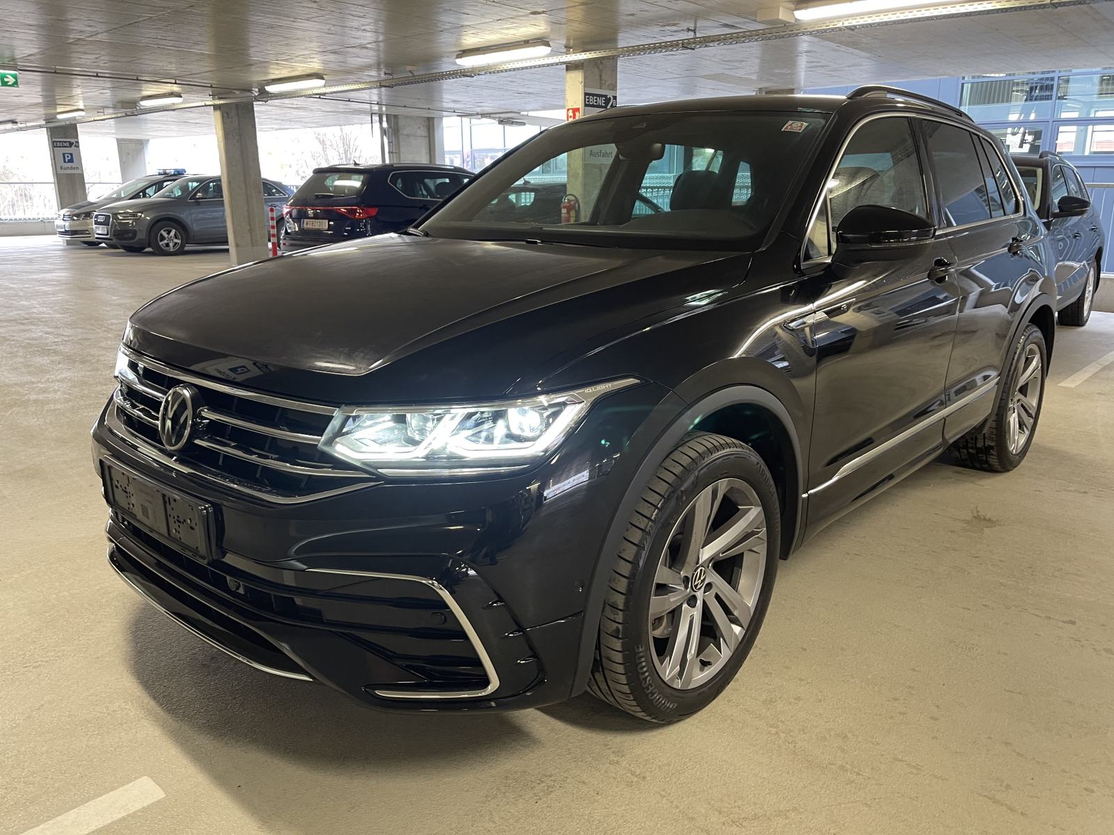 VW Tiguan 2,0 TDI R-line 4 motion 200ks, 2021 god.