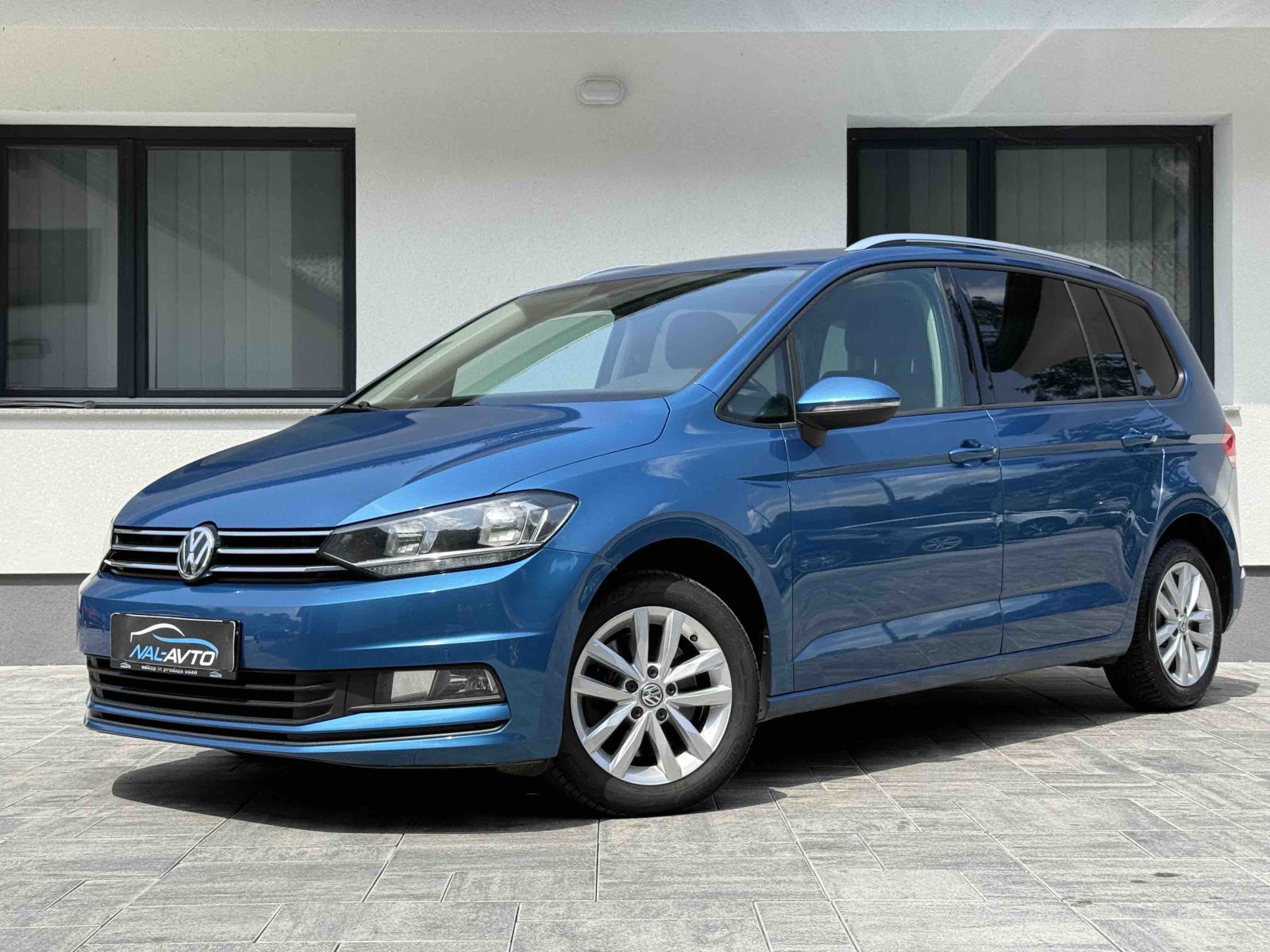 VW Touran 1.6 TDI Comfortline DSG KAMERA-NAVIGACIJA-ACC-LANE ASSIST ...