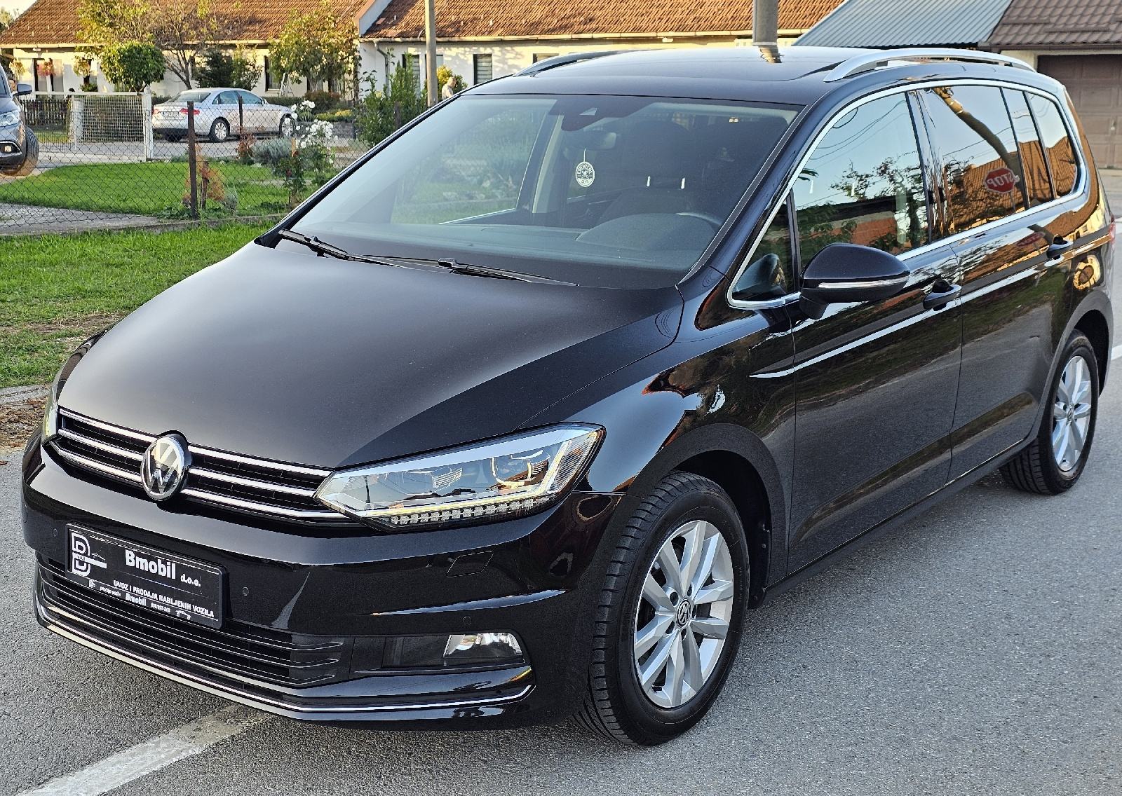 VW Touran 1,6 TDI Highline 7.sjed,mod.2019.LED.Kam,Alcan,PANO.JAMSTVO ...