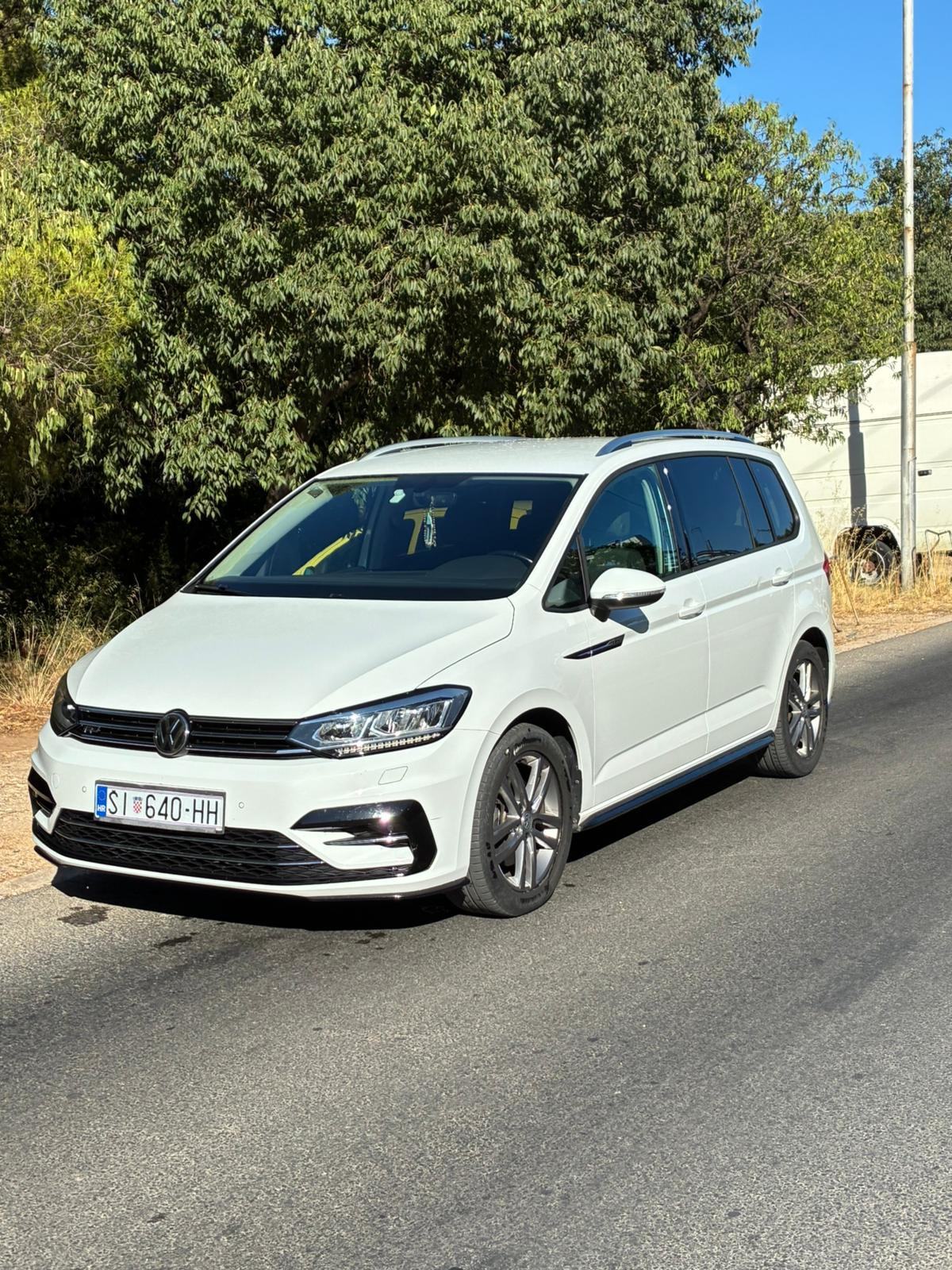 VW Touran 1,6 TDI R Line, 2018 god.