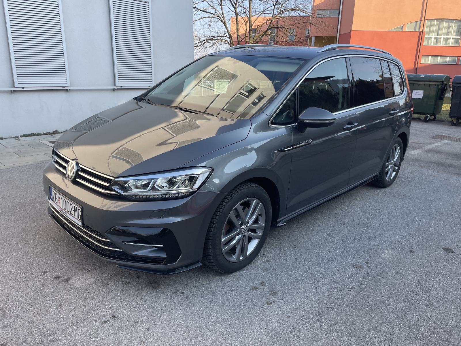 VW Touran R line DSG, reg 01/2026!!, 2019 god.
