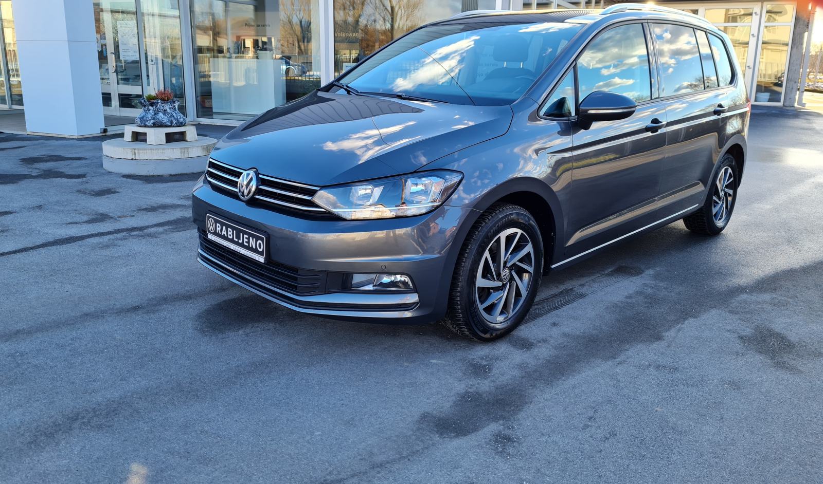 VW Touran 2,0 TDI SOUND MOD.2018,NAVI,KAMERA,KUKA,49.920,00KN*3 RATE ...