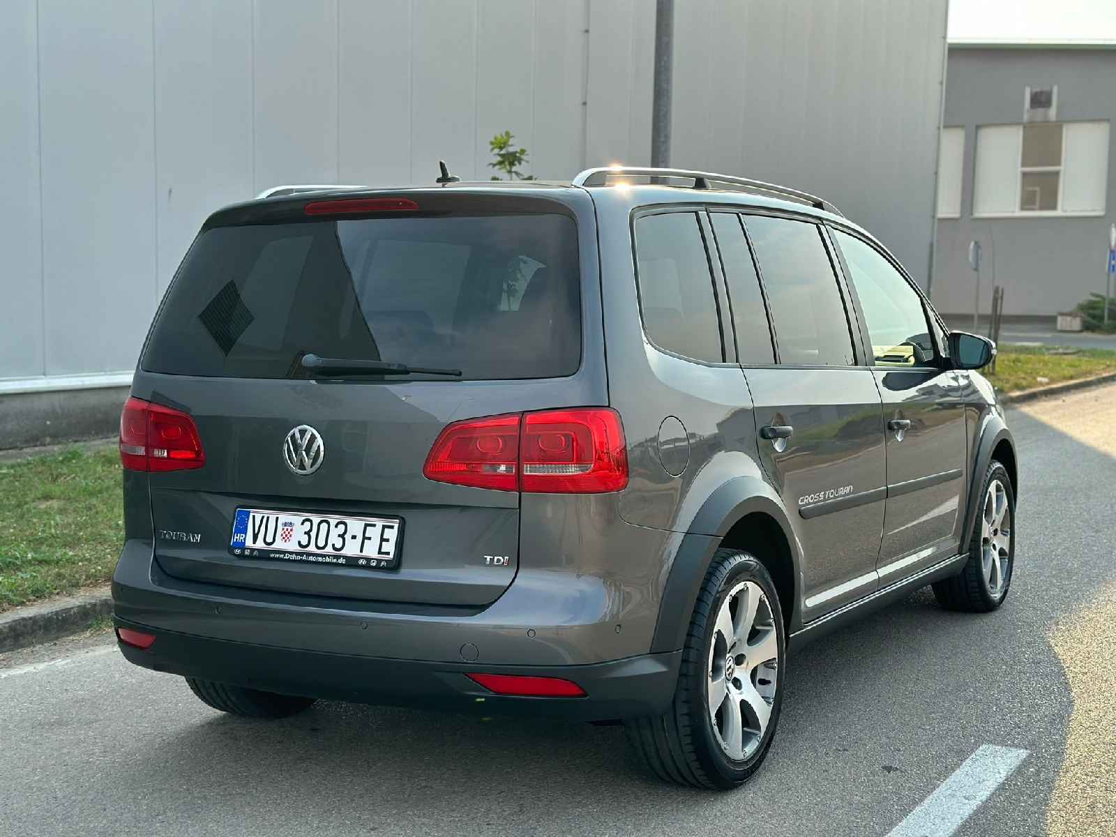 VW Touran Cross 1,6 TDI, 2013 god.