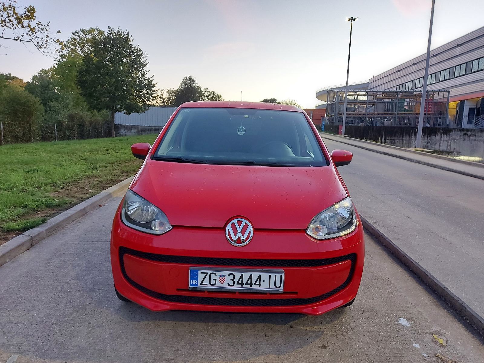 VW Up! 1,0 up!HR auto,1 vl.,5650€, 2014 god.