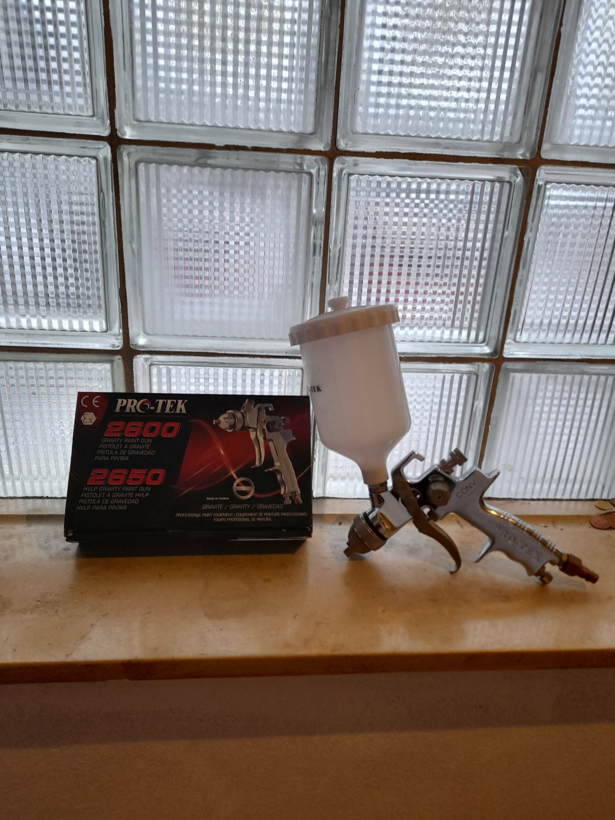 Prodajem materijal za lakiranje auta