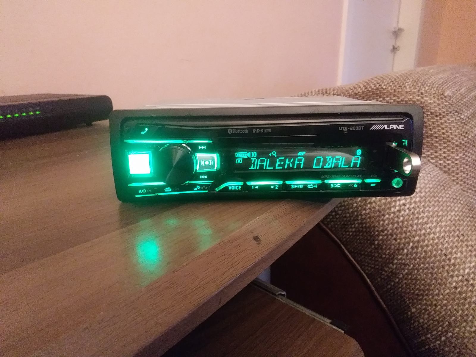 ALPINE autoradio,aux,USB,BLUETOOTH 4x50w NEW MODEL VARIO COLOR