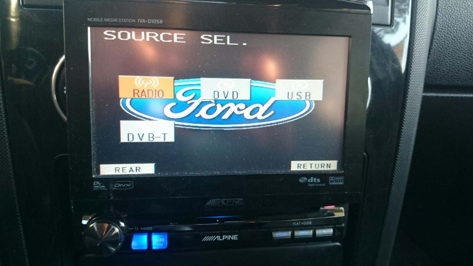 ALPINE IVA-D105R mobile media station