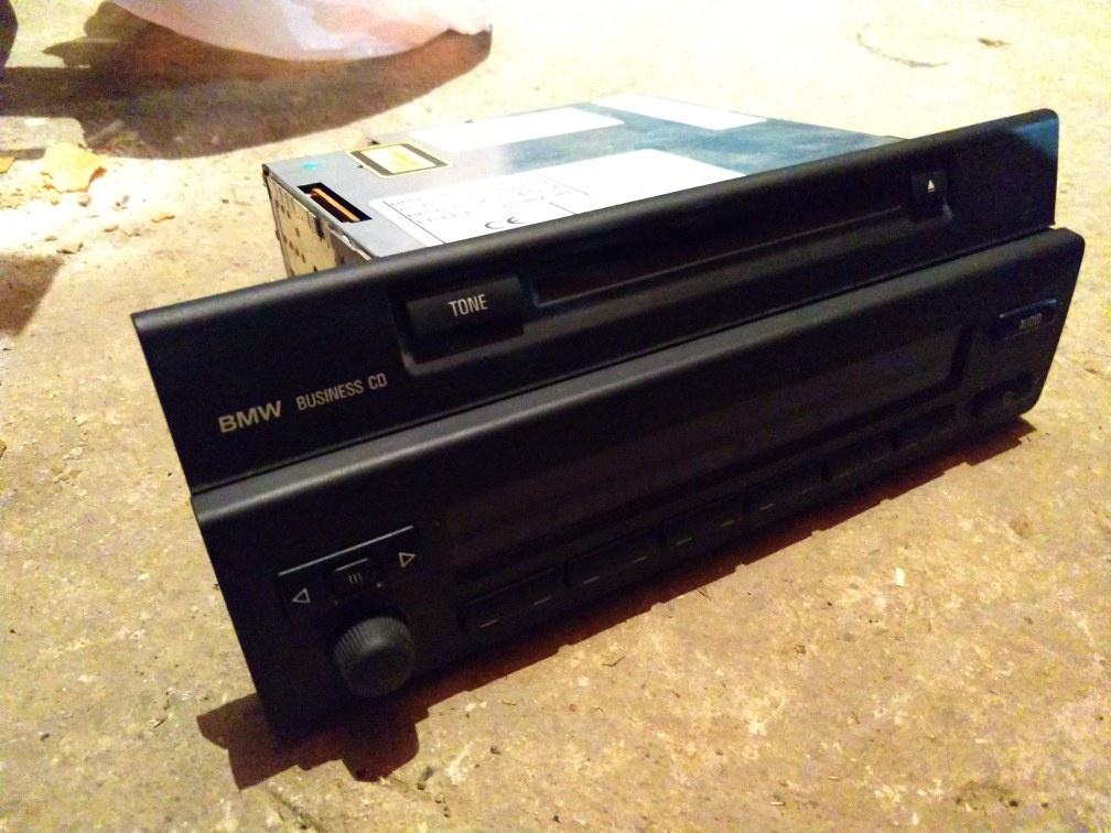 BMW E39 radio sa CD-om