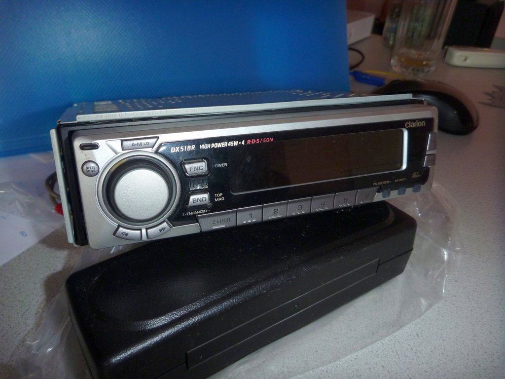 Clarion DX518 R (4x45W)