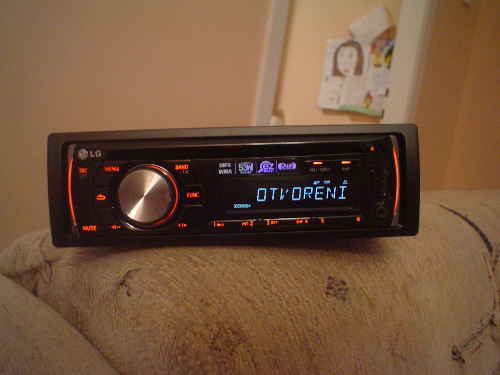 LG autoradio cd,aux,wma,mp3,USB 4x53w dual color
